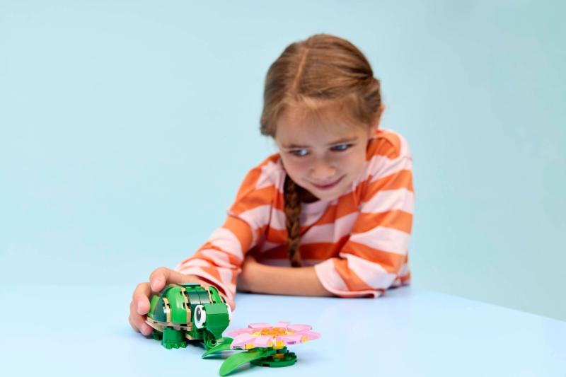 LEGO® Creator 3-in-1 - Turtle with a Water Lily Flower (31377) (LEGO ...