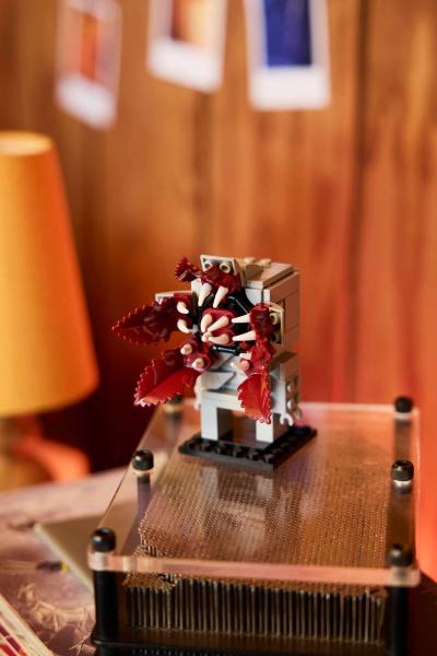 LEGO® BrickHeadz Stranger Things - Eleven, Max, Demogorgon and Holly ...