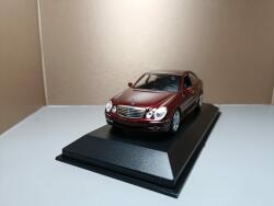 MINICHAMPS Mercedes Benz E-Klass (w211) 2006 red metallic1/43 (19874 ...